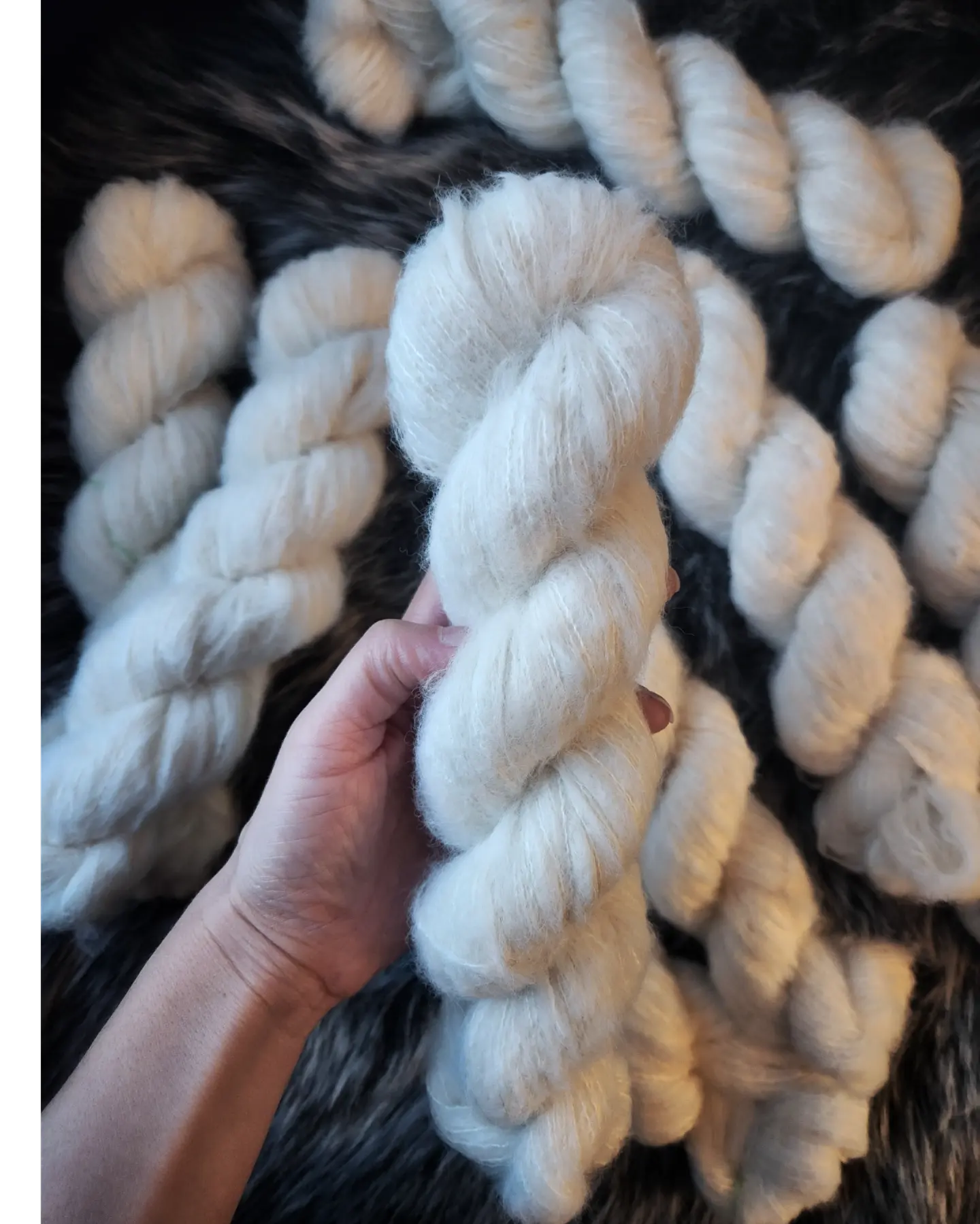FLUFF – Lambstrings Yarn
