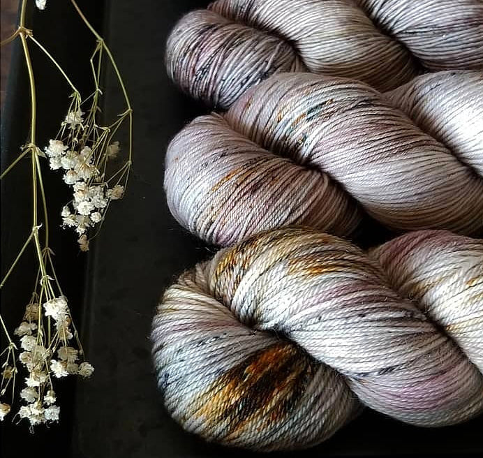 Lambstrings Yarn, LLC. Quality hand dyed yarns and notions.